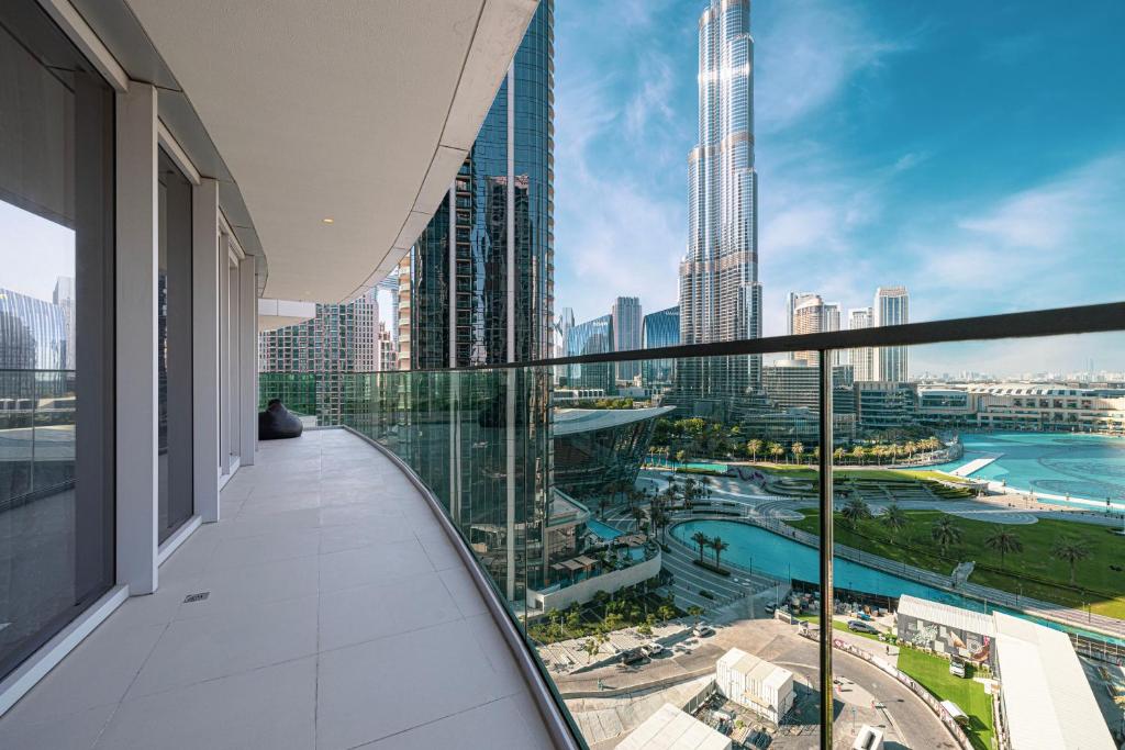 5 Stars GRAND Opera Tower Lux 2 BR Downtown Full Burj Khalifa View ...