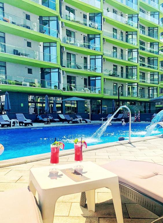 Crystal Bay 10 - Pool & Spa Beach Resort, Mamaia Nord – Updated 2024 Prices