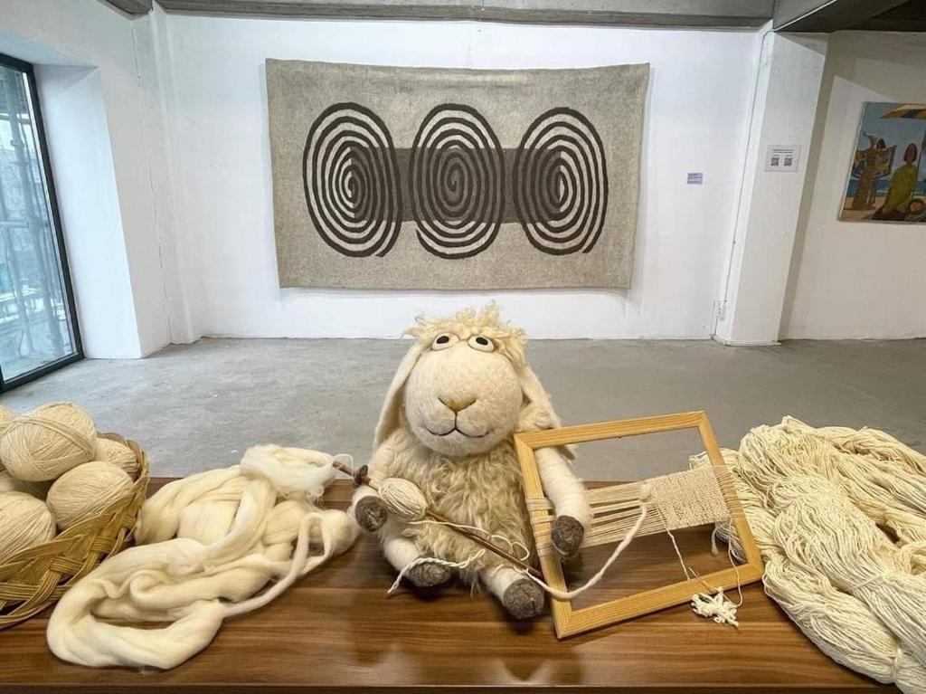 Gulmira's house of handweaving, Shamsi (precios actualizados 2025)