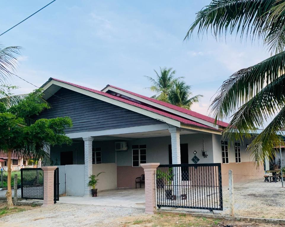 Homestay Bajet cgu yie Besut Terengganu, Kampong Tok Pakir (актуальные ...