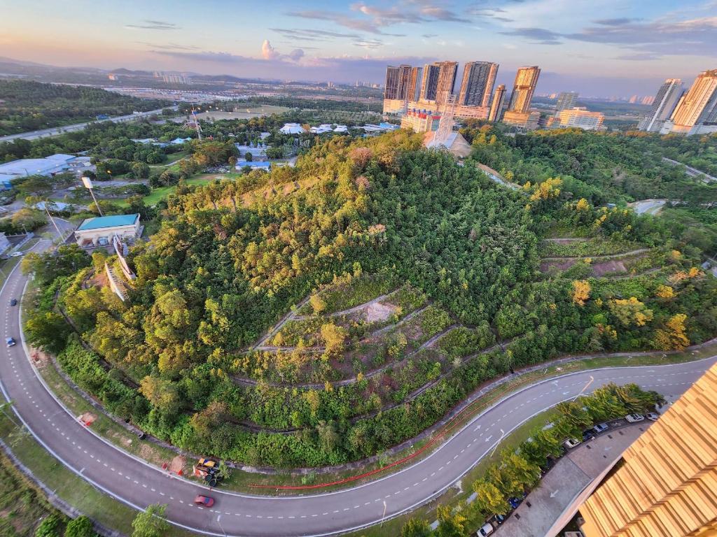 Cosy Condo at Meridin Medini with Legoland view, Nusajaya ...