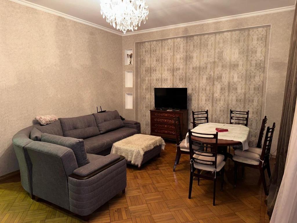 Holiday Apartment in the heart of Baku Fizuli Str 73, Baku (updated ...