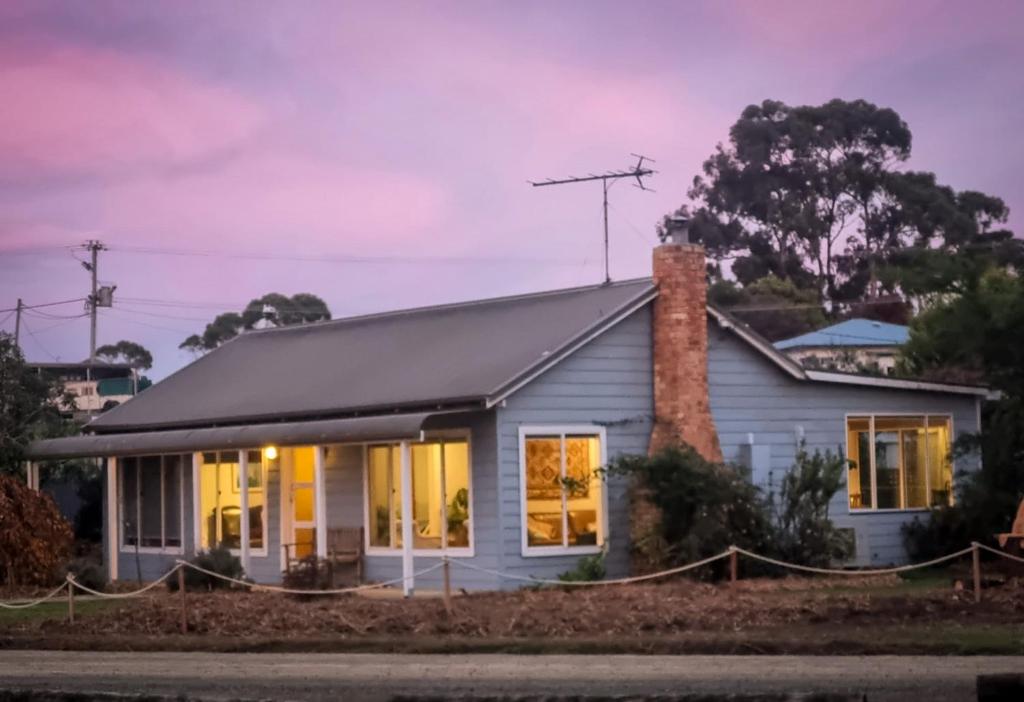 Castaway Cottage, Dover (updated prices 2024)