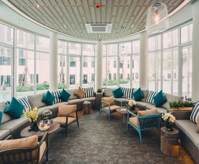 Studio 1 bed Pool View close to BTS Bearing, Ban Khlong Samrong ...