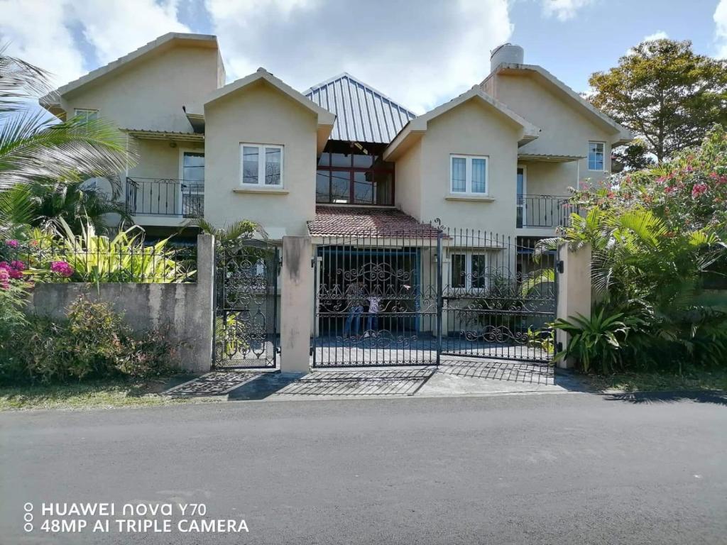 Twin Palms Villa, Triolet (precios actualizados 2025)