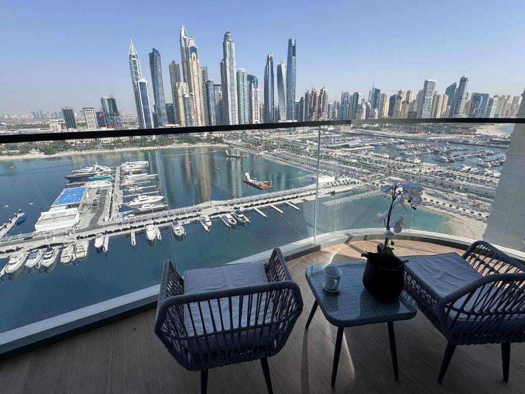 Prestige Retreats - Upscale brand new 4 bedroom on beach with Amazing ...