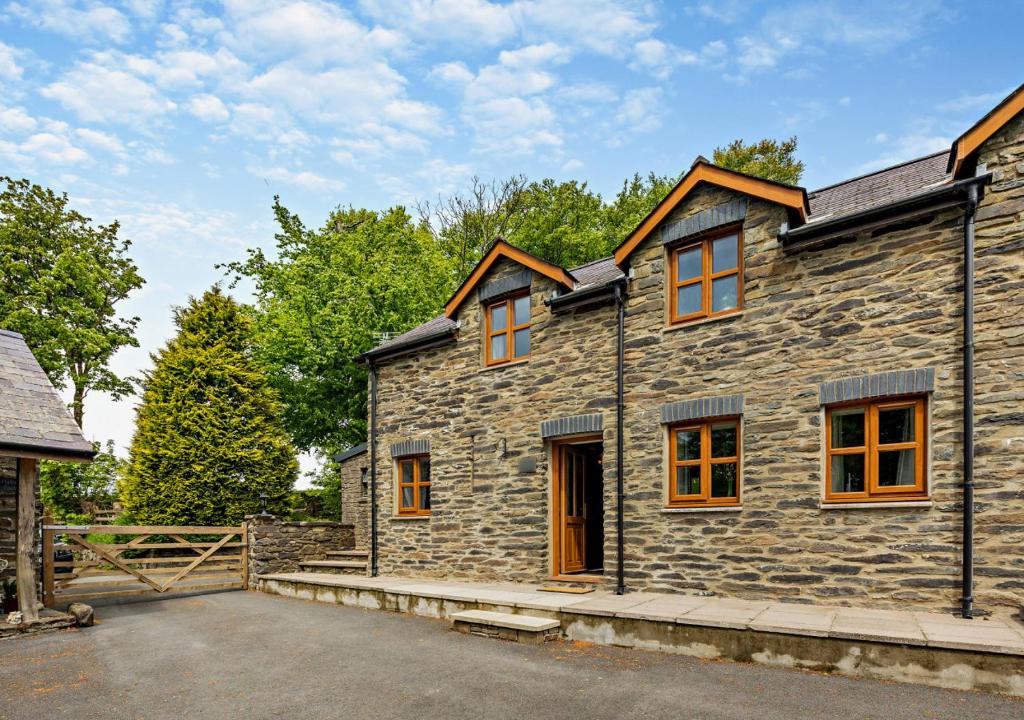 Hafod y Wennol, Cross Inn (updated prices 2024)