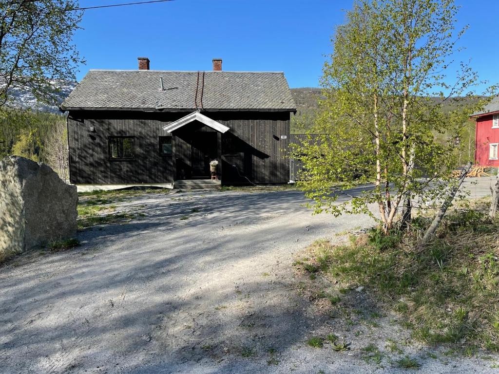 Naturskjønt og sentralt, flott beliggende stor hytte, Fausko (updated ...