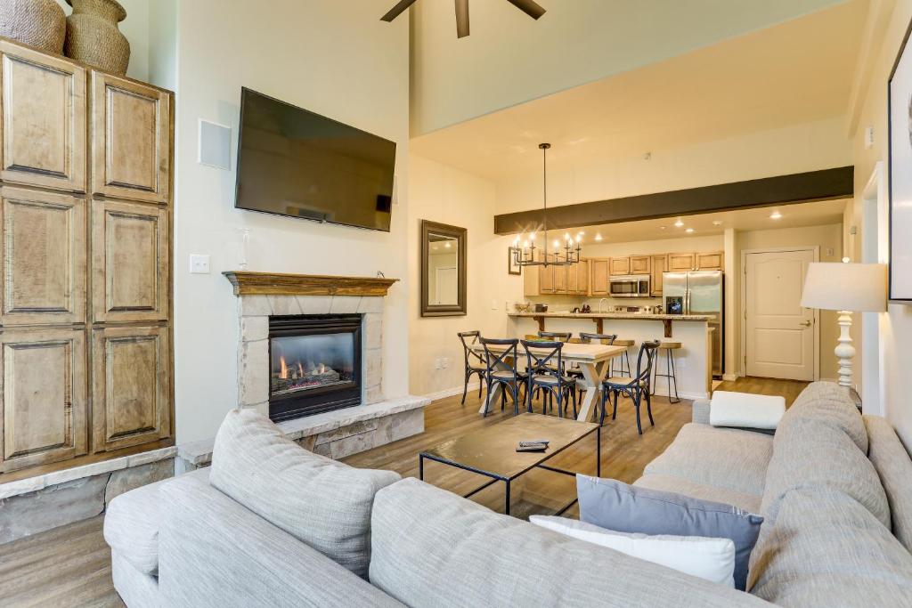 Walk to Lift Arrowhead Ski Condo with Pool Access!, Edwards (updated ...