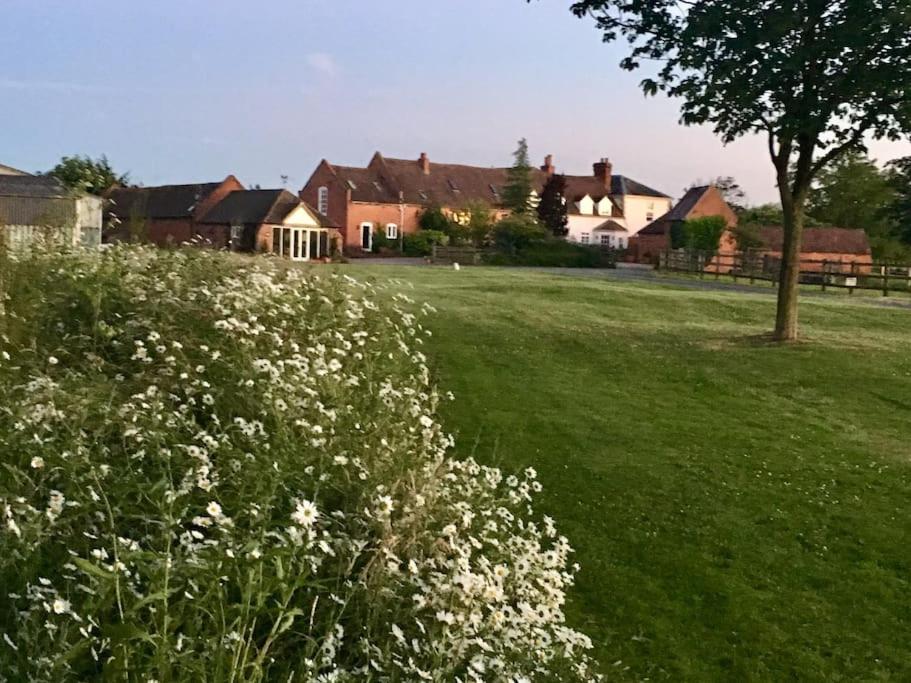 Cottage barn conversion on working farm, Worcester (preços atualizados ...
