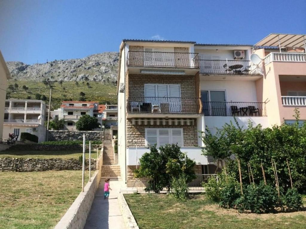 Apartments by the sea Duce, Omis - 20081, Omiš (updated prices 2025)