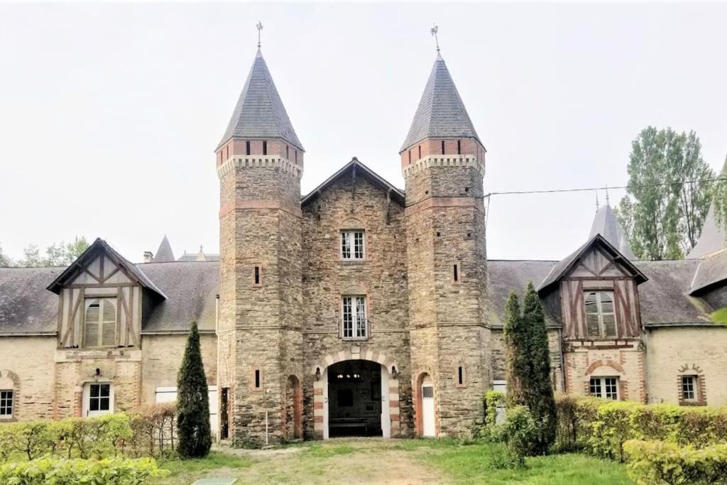 Grand gîte dans les communs d'un Château, Grand-Auverné (precios ...