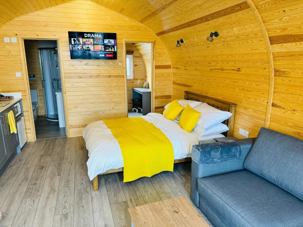 Ffrith beach glamping with hot tub, Prestatyn (updated prices 2025)