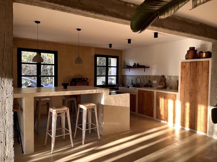 Maison Bacchus, gîte insolite dans cuve à vin, Caves (updated prices 2025)