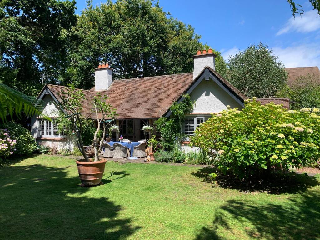 Willow Cottage, Studland (updated prices 2026)