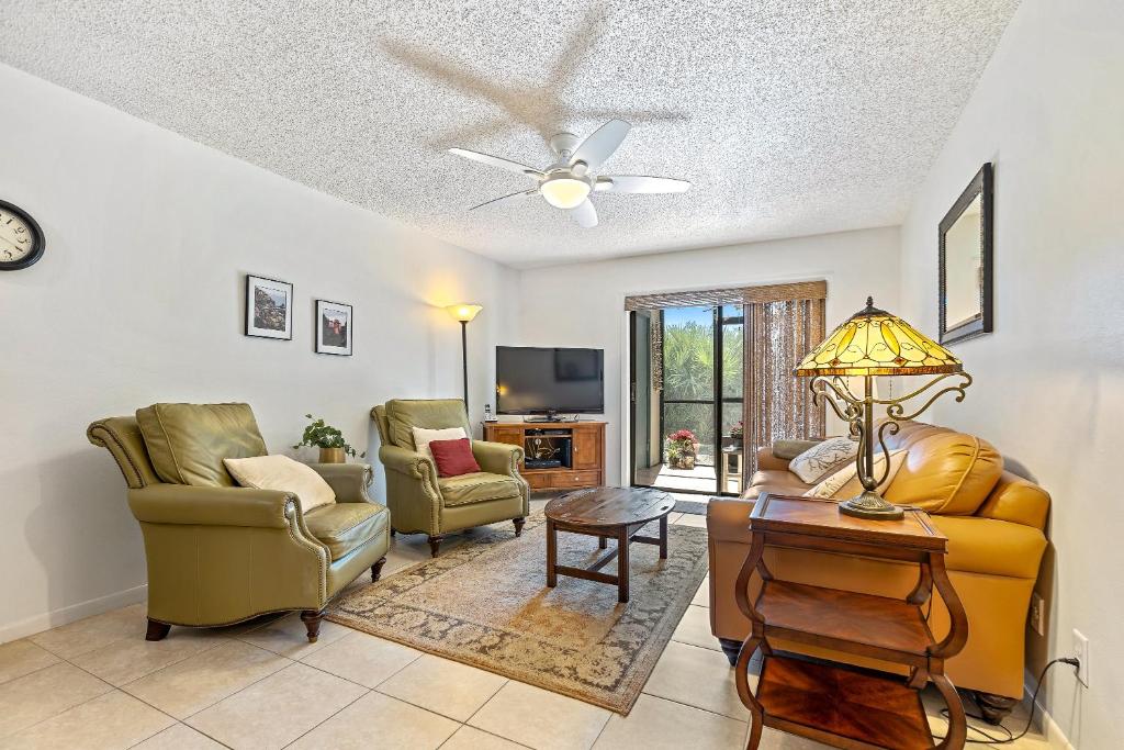 Ground Level Condo at Sea Woods - Dog-Friendly SC117, Edgewater ...
