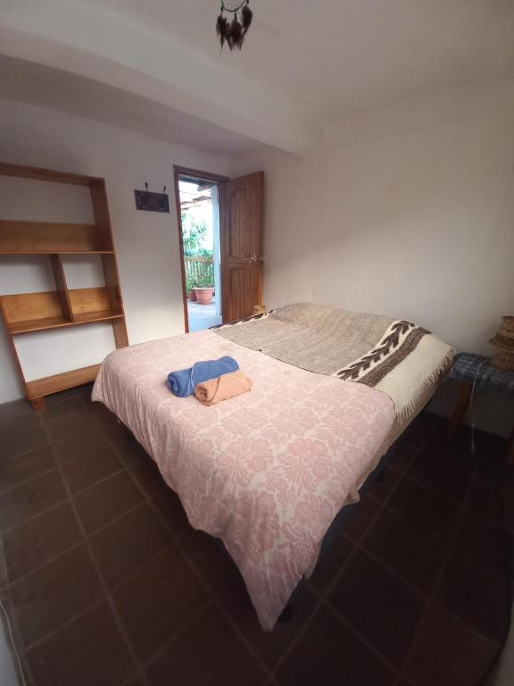Casa Jaguar retreat style double bedroom, San Marcos La Laguna (updated ...