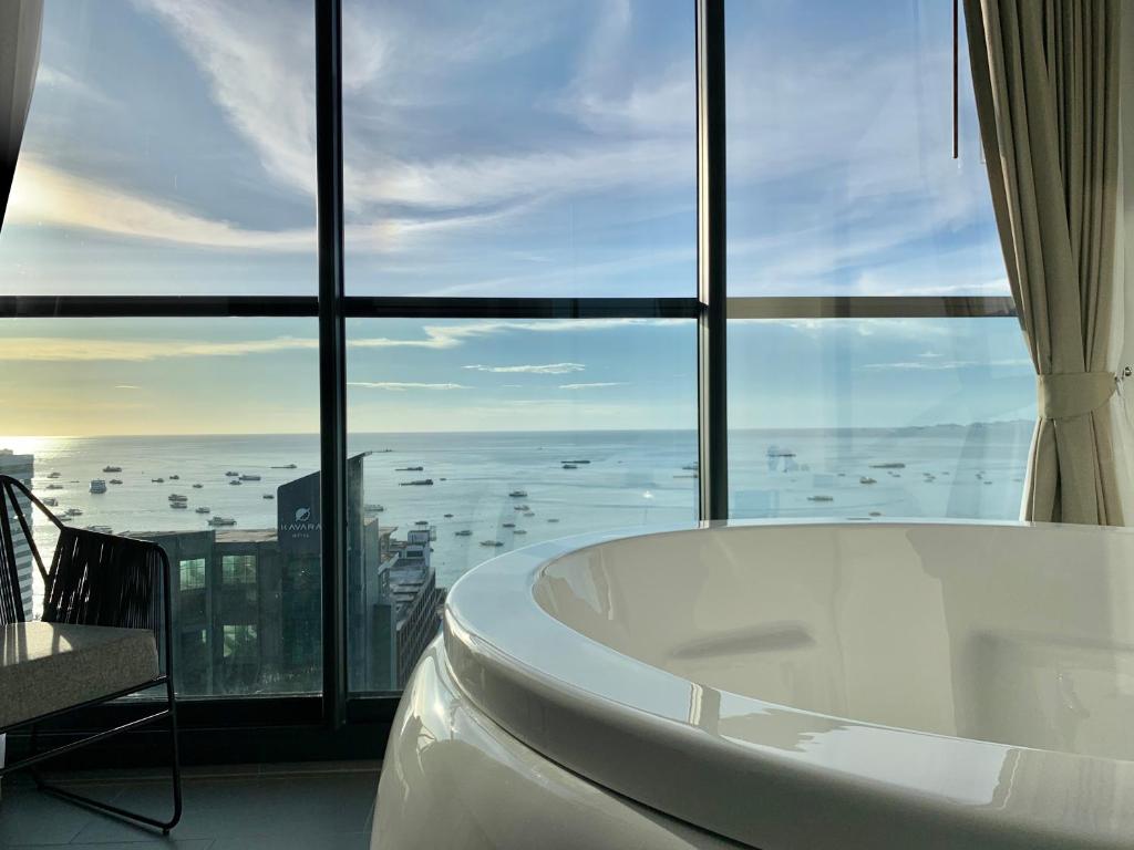 Edge Central PTY Luxury Front Seaview 2Bedroom, Pattaya Central (updated prices 2026)