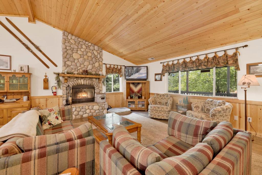 CHALET D'OR #2163, Big Bear Lake (updated prices 2025)
