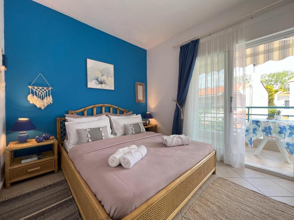 Toroni Blue Pearl, Toroni (updated prices 2025)