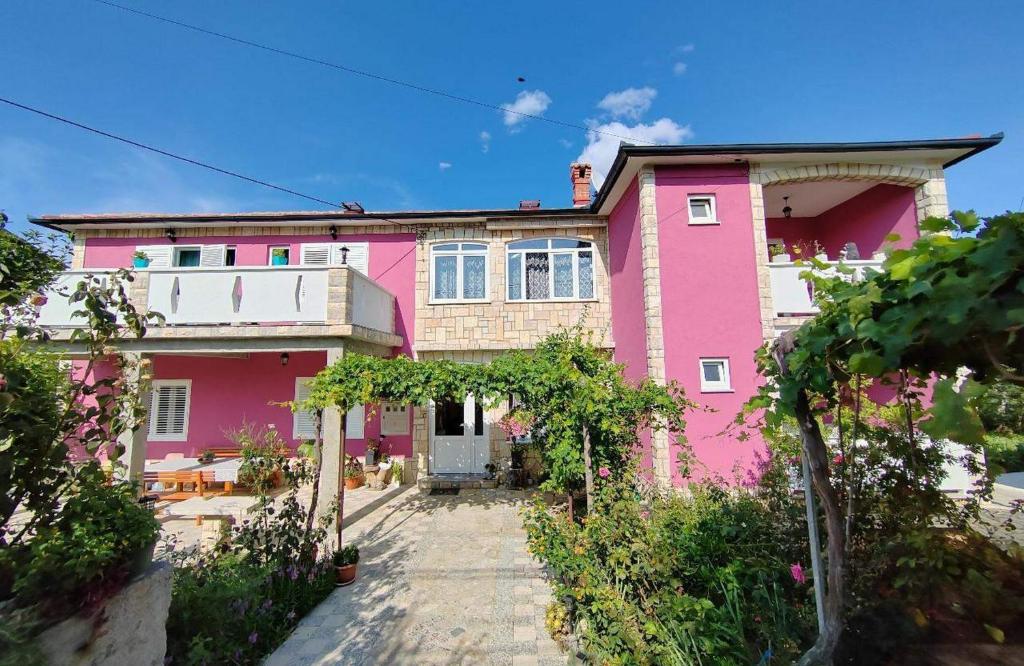 Apartments with parking space Mundanije, Rab - 23299, Rab (updated ...