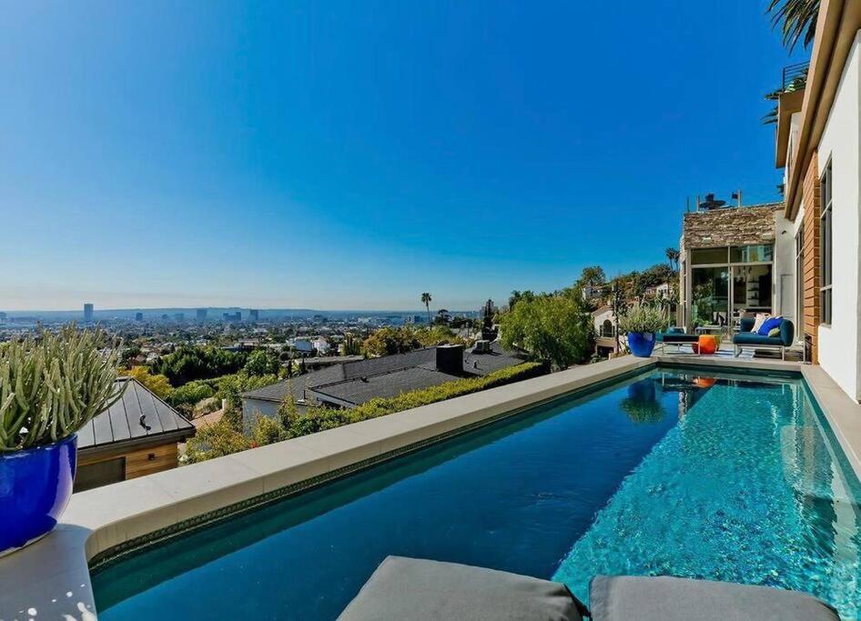 New 3Bd RH Modern Sunset Strip View home infinity Pool &Spa, Los ...