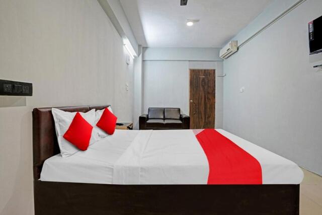 Hotel Welcome, VIP Road Vesu, Surat (updated prices 2025)