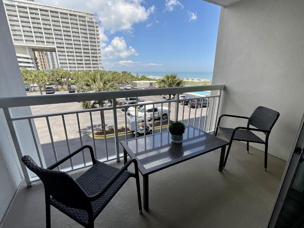 Stylish, ocean view studio with full access to resort amenities! condo ...