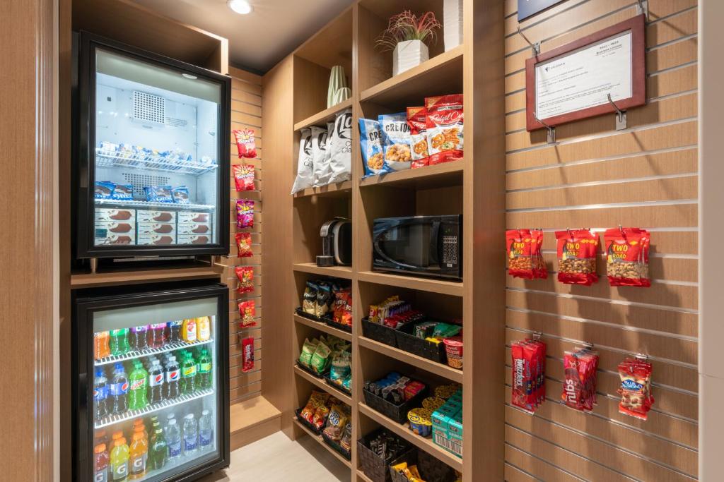 Holiday Inn Express & Suites Vaughan-Southwest by IHG, Vaughan (updated ...