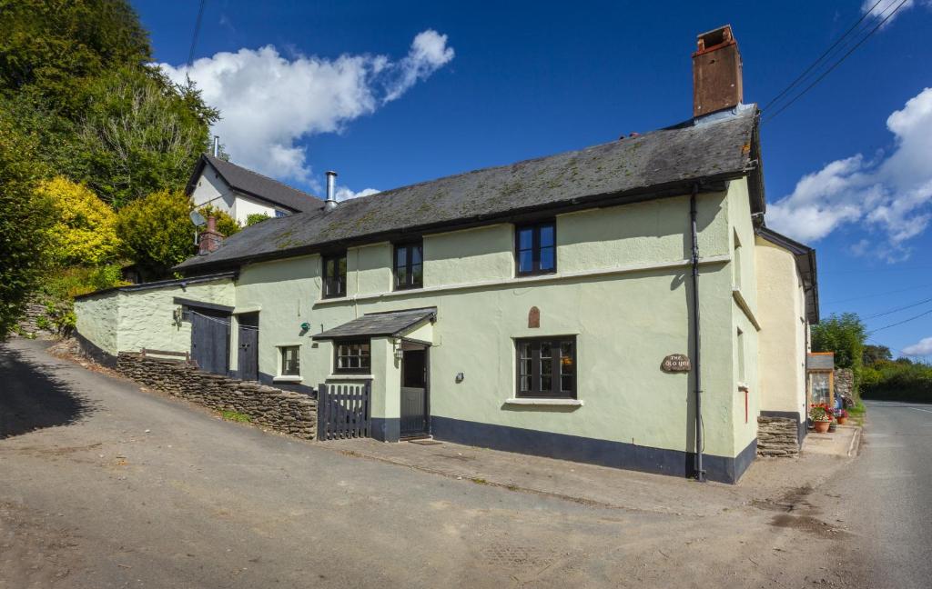 The Old Inn, Nr Wheddon Cross, Wheddon Cross (updated prices 2026)