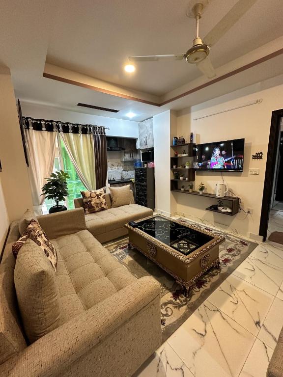 Emporium executive 2Bed in E11 2 Family Apt, Islamabad (updated prices 2025)