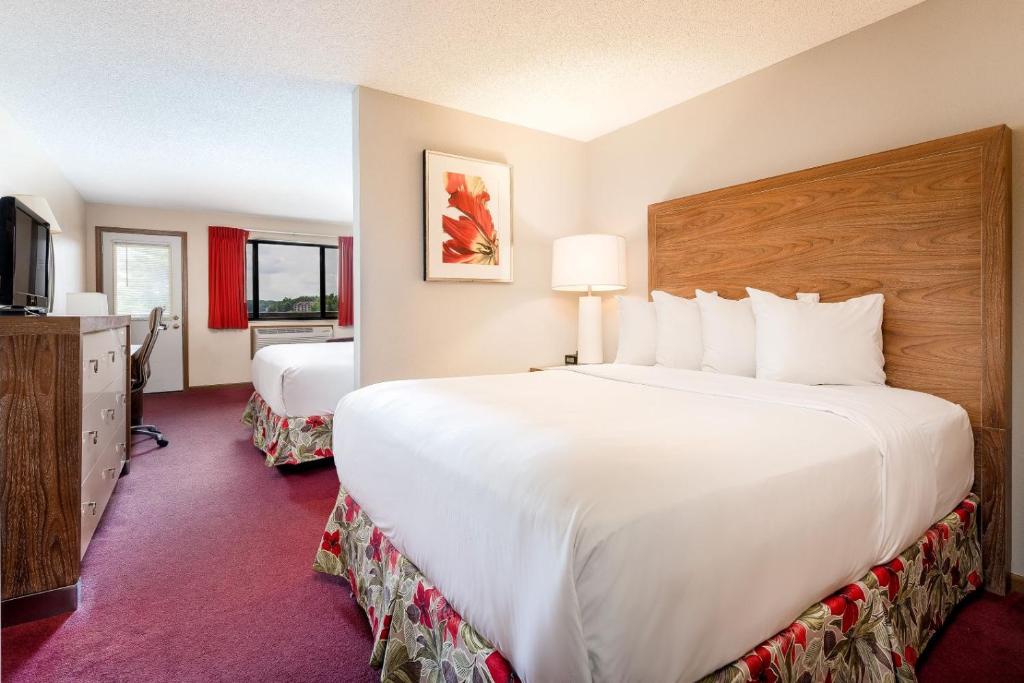 Aloha Beach Resort, Wisconsin Dells (updated prices 2025)