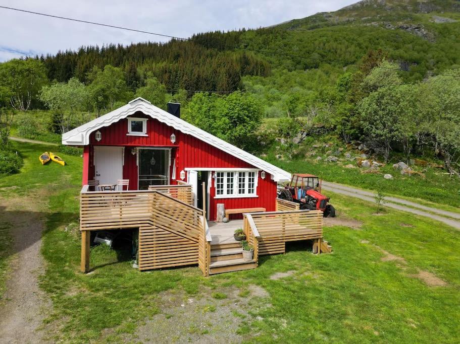 The Little Red Cabin Lofoten, Urda (precios actualizados 2026)