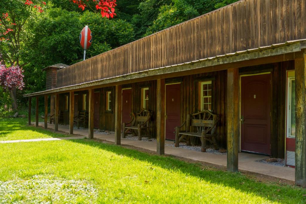 Seneca Pines Lodge, Seneca Rocks (updated prices 2026)