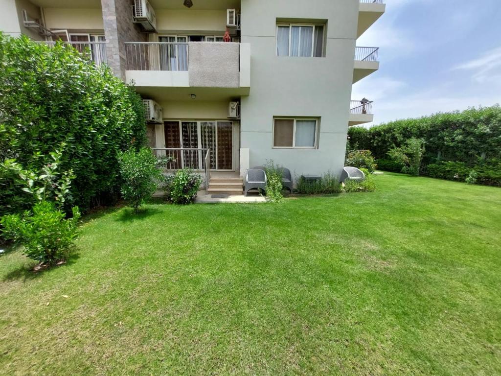 Luxury Ground flat with garden-families only, Sheikh Zayed (updated ...