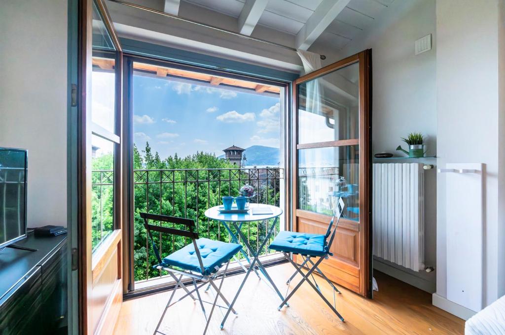 Riflessi sul lago, Predore (updated prices 2026)