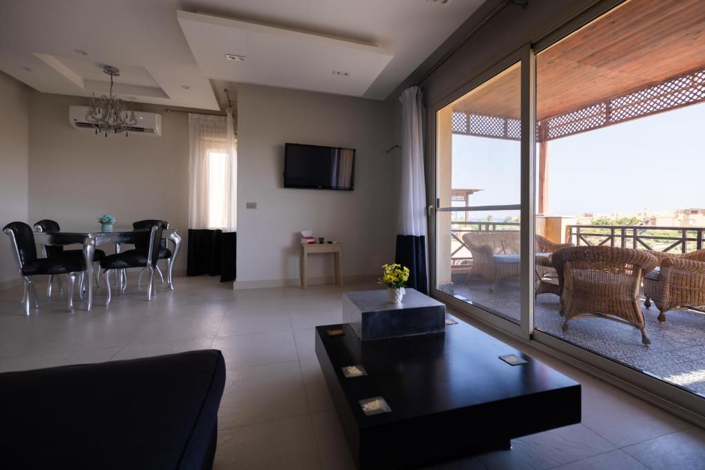 3BRS 2-min walk to beach l Seaview - Free WIFI, Ain Sokhna (updated ...