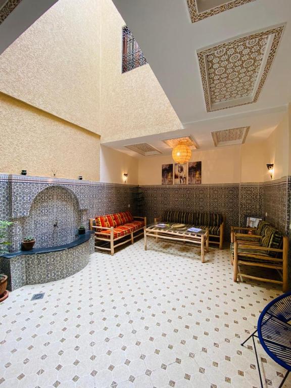 Private Riad 3ch Salon, Salon Cinéma, à Jemaa El Fna, Marrakesh ...