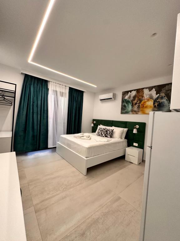 Vila Mema, Piqeras (updated prices 2024)