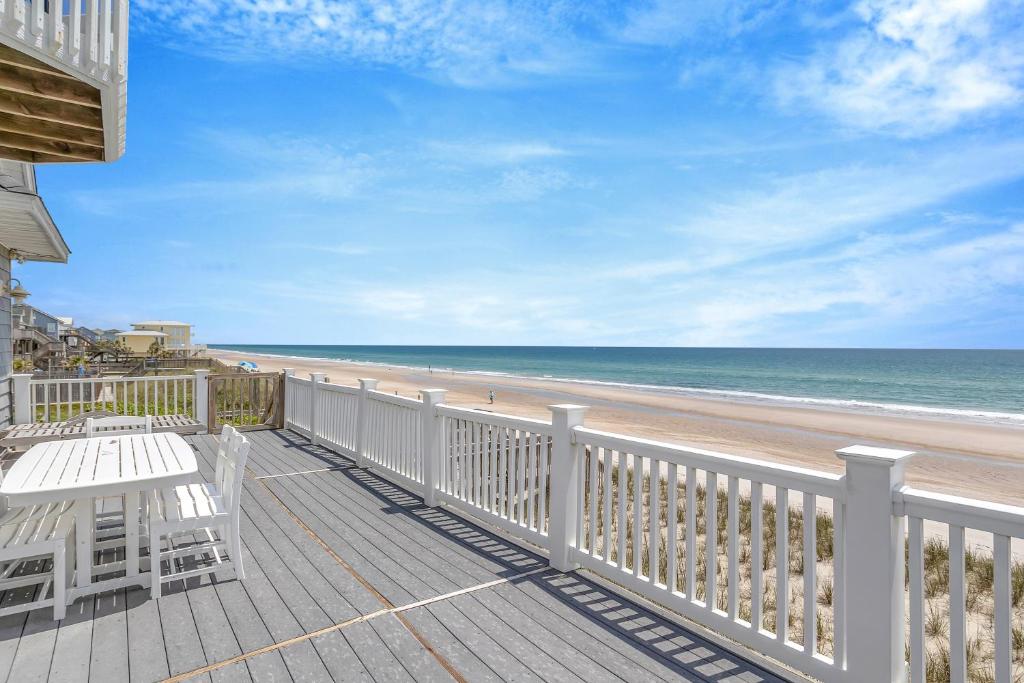 Topsail Escape, North Topsail Beach (updated prices 2026)
