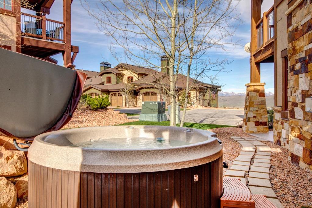 Summer-ready Modern Mountain Luxury Townhome with Hot Tub! Year-round ...
