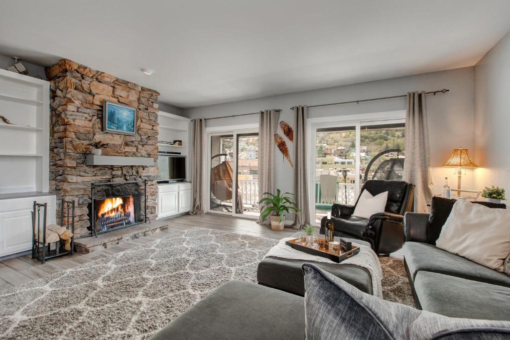 Unbeatable Location, Year-Round Recreation, Hot Tub at Park City Marsac ...