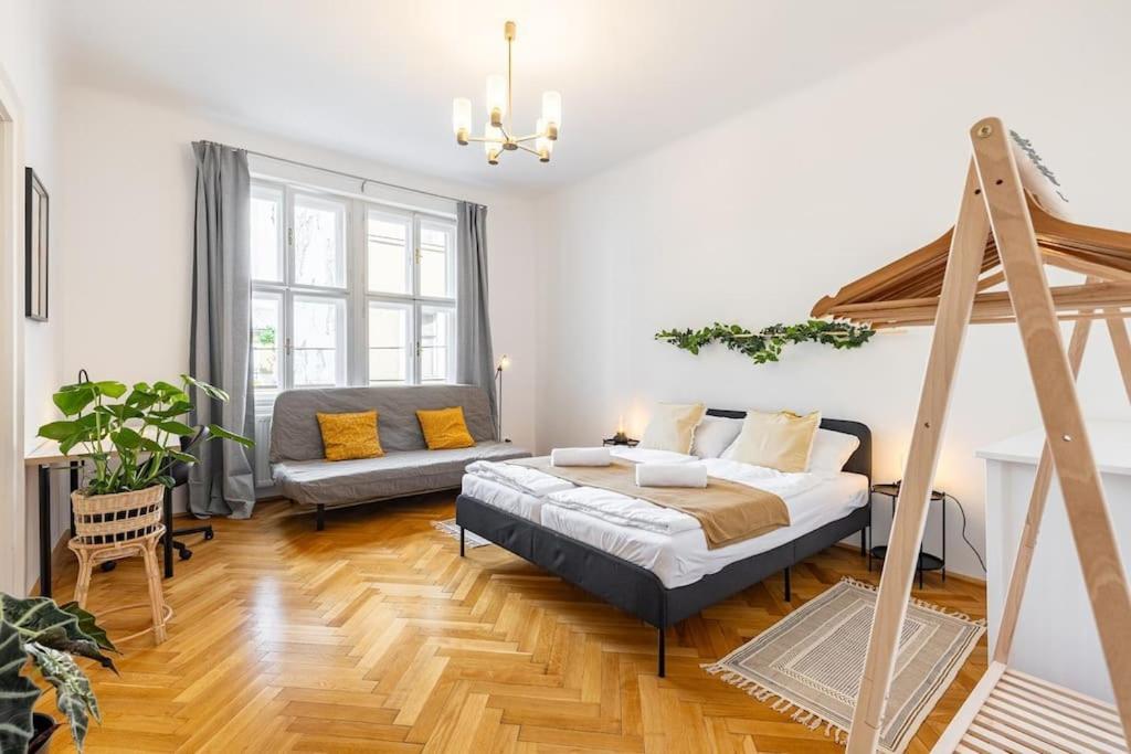 Historic Charm Apartment in Bratislava, Bratislava (updated prices 2025)