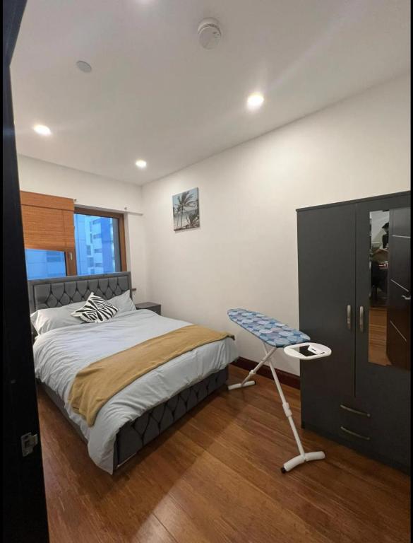 Central 1 Bed Croydon - 119 and 103 Exchange Court - 1 Bedroom, Croydon ...