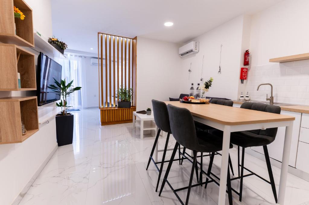 The Se7en10, St Julian's (updated prices 2025)