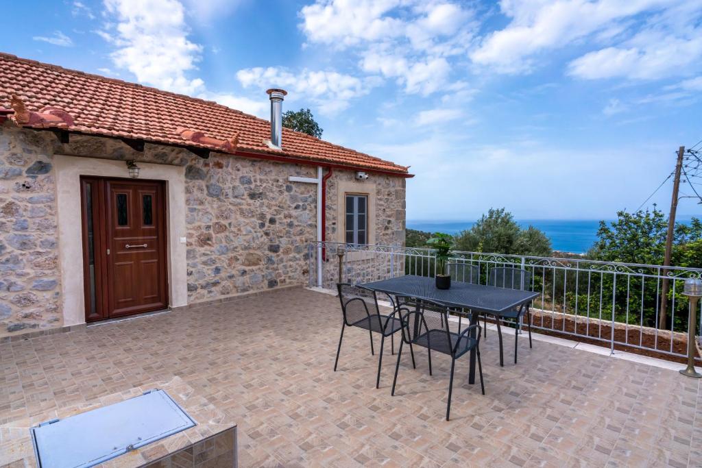 Popi s house, Poulithra (updated prices 2025)