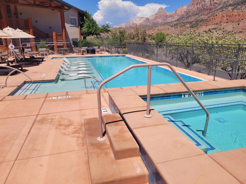 Hotel De Novo Springdale, Tapestry Collection by Hilton, Springdale ...