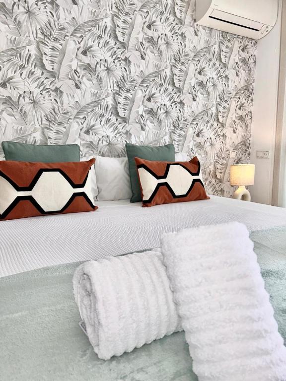 Rincón del Sol al lado de la playa con Parking y Piscina 332, Marbella ...