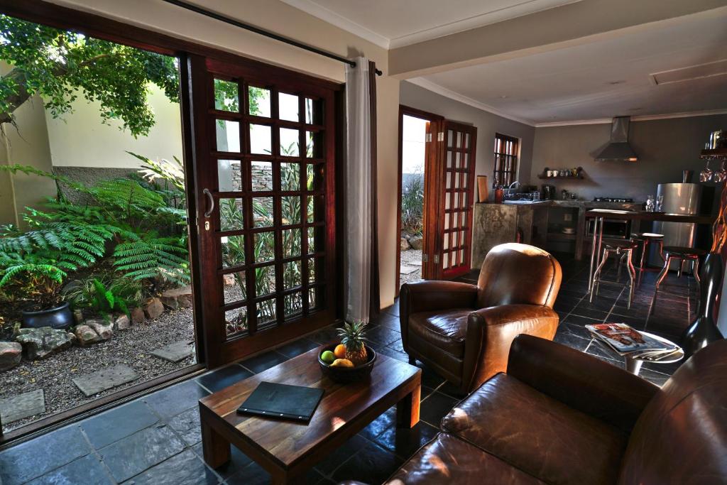 Villa La Mercy Guest Suite, No load shedding or water outages, La Mercy ...