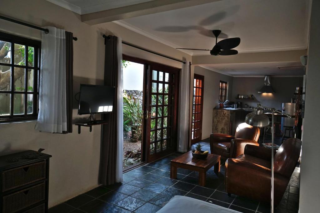Villa La Mercy Guest Suite, No load shedding or water outages, La Mercy ...